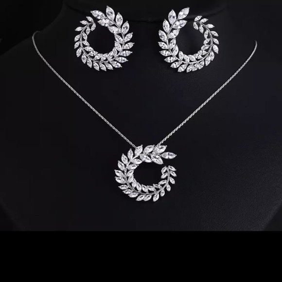 Swarovski | Jewelry | Swarovski Crystal Elements Set | Poshmark